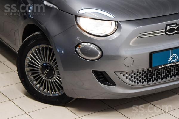Grey Fiat 500 2022 in Riga, with an engine capacity of 1.20 L and mileage of 100 thousand km for 16990 €, photo 8 on AUTOMOTO.COM.LV