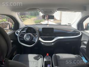 Fiat 500 2022 in Riga, with an engine capacity of 1.40 L and mileage of 84 thousand km for 15150 €, photo 6 on AUTOMOTO.COM.LV