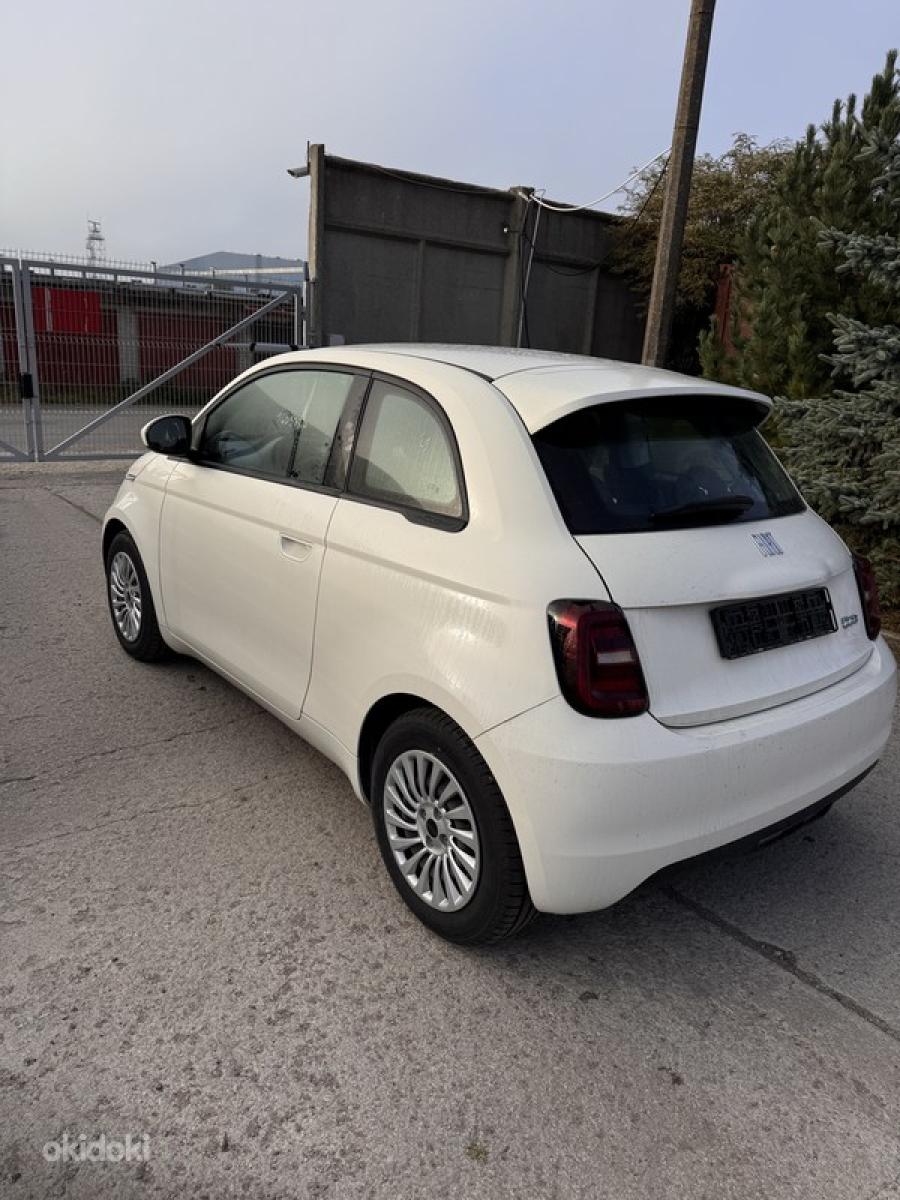 Fiat 500 2023 Tallina, ar dzinēja tilpumu 43.00 L un nobraukumu 12 tūkst. km par 17900 €, foto 22 vietnē AUTOMOTO.COM.LV