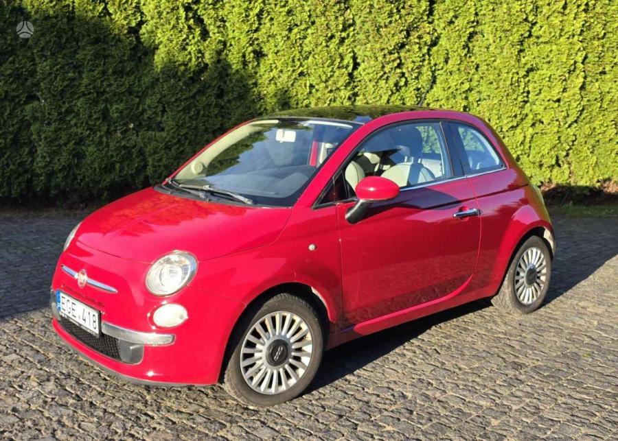 Red Fiat 500 2009 in Kaisiadorys, with an engine capacity of 1.24 L and mileage of 185 thousand km for 2500 €, photo 1 on AUTOMOTO.COM.LV