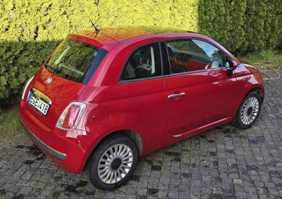 Red Fiat 500 2009 in Kaisiadorys, with an engine capacity of 1.24 L and mileage of 185 thousand km for 2500 €, photo 8 on AUTOMOTO.COM.LV