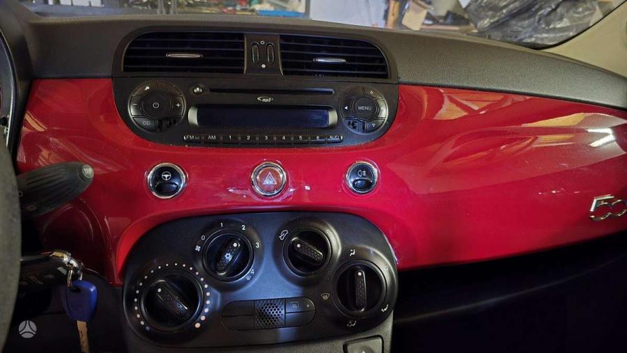 Red Fiat 500 2009 in Kaisiadorys, with an engine capacity of 1.24 L and mileage of 185 thousand km for 2500 €, photo 14 on AUTOMOTO.COM.LV
