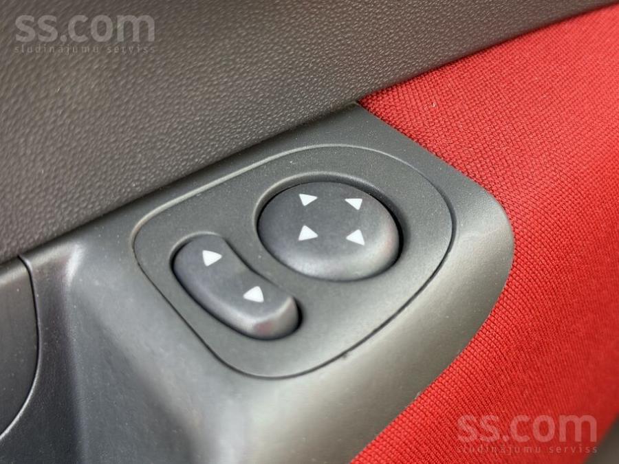 Red Fiat 500 2010 in Riga, with an engine capacity of 1.20 L and mileage of 36 thousand km for 4400 €, photo 12 on AUTOMOTO.COM.LV