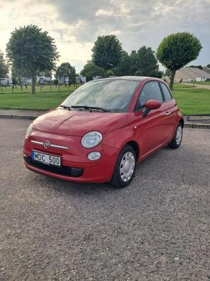 Sarkans Fiat 500 2010 Kauņa, ar dzinēja tilpumu 1.24 L un nobraukumu 150 tūkst. km par 3800 €, foto  vietnē AUTOMOTO.COM.LV