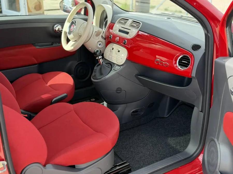 Red Fiat 500 2010 in Riga, with an engine capacity of 1.20 L and mileage of 36 thousand km for 4400 €, photo 9 on AUTOMOTO.COM.LV