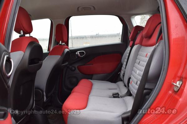 Red Fiat 500 2012 in Tartu, with an engine capacity of 1.40 L and mileage of 170 thousand km for 4500 €, photo 11 on AUTOMOTO.COM.LV