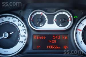 Red Fiat 500 2013 in Riga, with an engine capacity of 0.90 L and mileage of 141 thousand km for 5495 €, photo 8 on AUTOMOTO.COM.LV