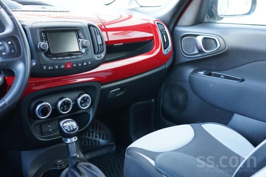 Red Fiat 500 2013 in Riga, with an engine capacity of 0.90 L and mileage of 141 thousand km for 5495 €, photo 10 on AUTOMOTO.COM.LV