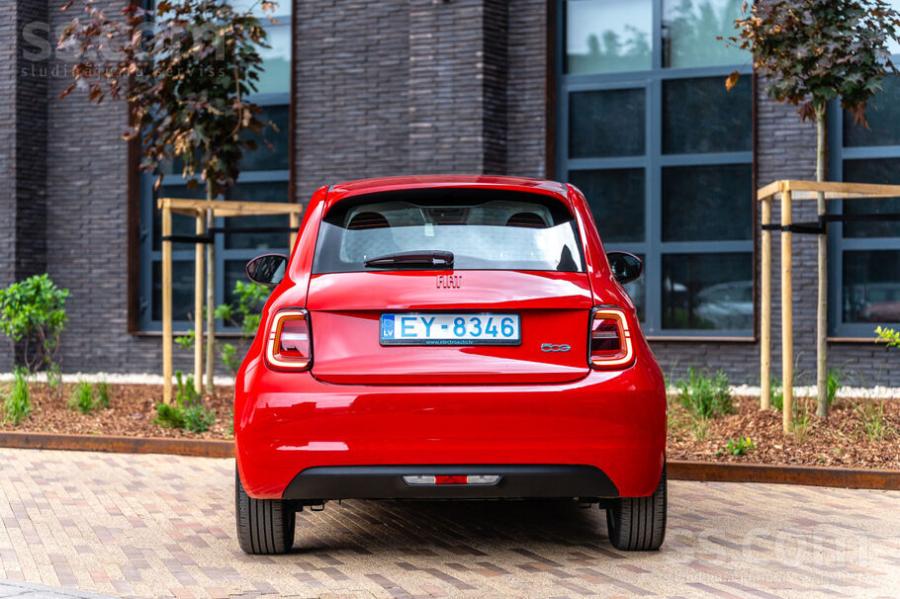 Red Fiat 500 2022 in Riga, with an engine capacity of 0.00 L and mileage of 27 thousand km for 17500 €, photo 6 on AUTOMOTO.COM.LV