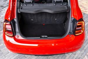 Red Fiat 500 2022 in Riga, with an engine capacity of 0.00 L and mileage of 27 thousand km for 17500 €, photo 36 on AUTOMOTO.COM.LV