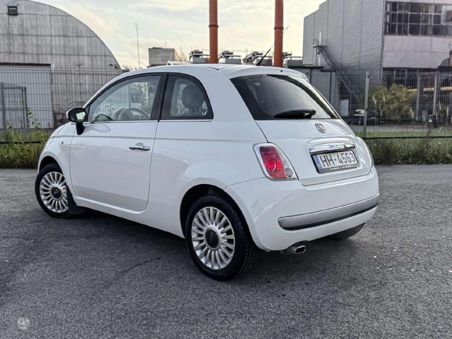 White Fiat 500 2009 in Jelgava, with an engine capacity of 1.24 L and mileage of 180 thousand km for 3200 €, photo 7 on AUTOMOTO.COM.LV