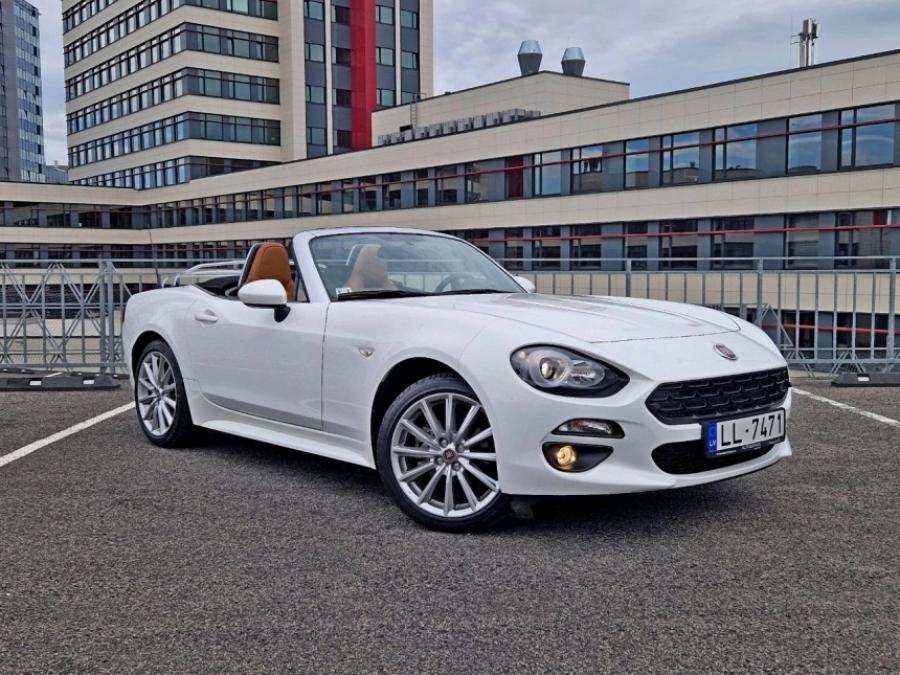 White Fiat 500 2018 in Riga, with an engine capacity of 1.40 L and mileage of 13 thousand km for 24000 €, photo 1 on AUTOMOTO.COM.LV