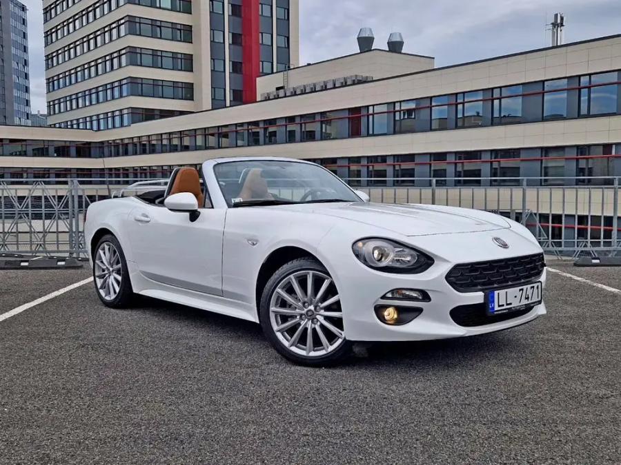 White Fiat 500 2018 in Riga, with an engine capacity of 1.40 L and mileage of 13 thousand km for 24000 €, photo 1 on AUTOMOTO.COM.LV