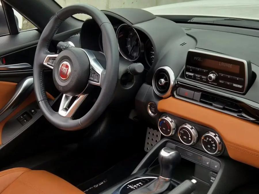 White Fiat 500 2018 in Riga, with an engine capacity of 1.40 L and mileage of 13 thousand km for 24000 €, photo 10 on AUTOMOTO.COM.LV