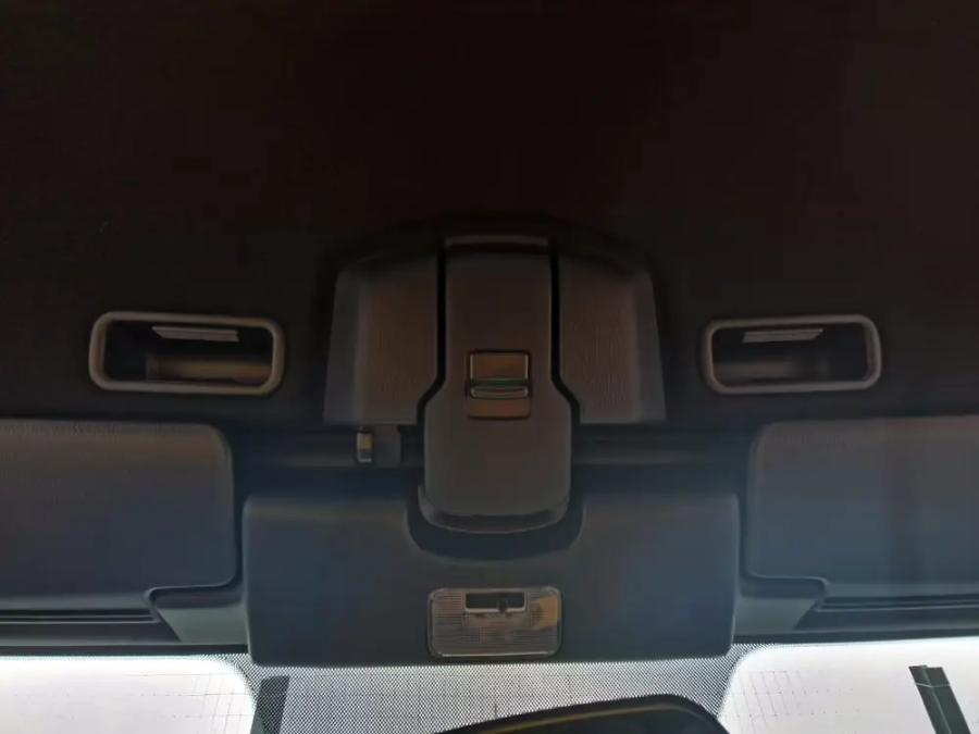 White Fiat 500 2018 in Riga, with an engine capacity of 1.40 L and mileage of 13 thousand km for 24000 €, photo 15 on AUTOMOTO.COM.LV