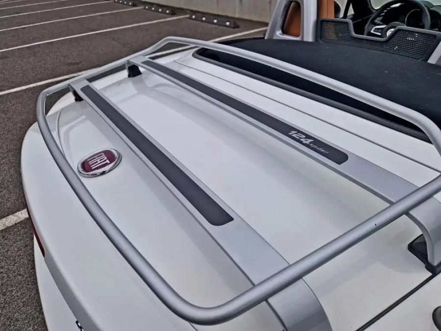 White Fiat 500 2018 in Riga, with an engine capacity of 1.40 L and mileage of 13 thousand km for 24000 €, photo 17 on AUTOMOTO.COM.LV
