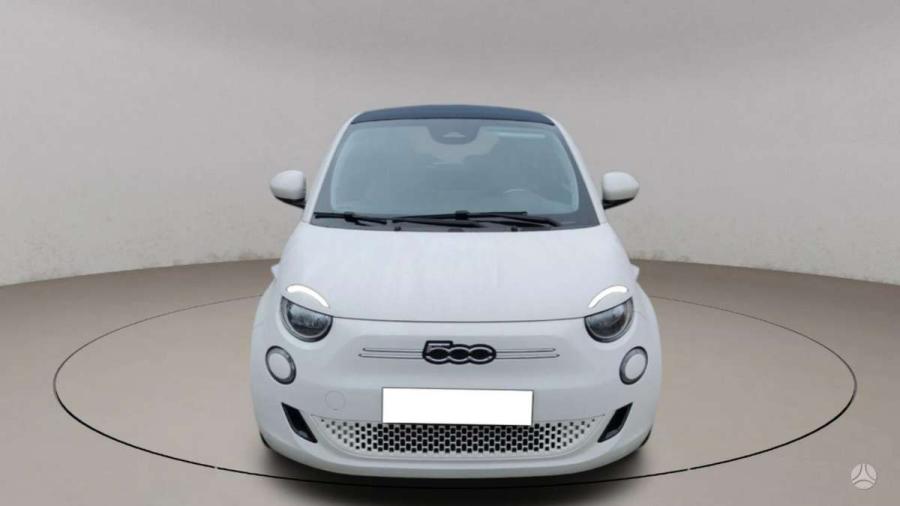 White Fiat 500 2021 in Vilnius, with an engine capacity of 0.00 L and mileage of 31 thousand km for 16500 €, photo 3 on AUTOMOTO.COM.LV