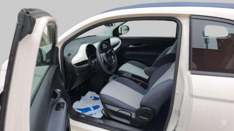 White Fiat 500 2021 in Vilnius, with an engine capacity of 0.00 L and mileage of 31 thousand km for 16500 €, photo 12 on AUTOMOTO.COM.LV