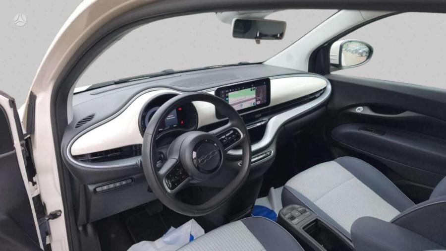 White Fiat 500 2021 in Vilnius, with an engine capacity of 0.00 L and mileage of 31 thousand km for 16500 €, photo 14 on AUTOMOTO.COM.LV