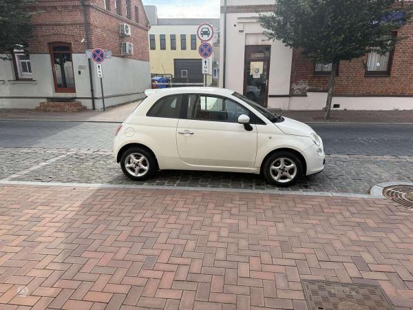 White Fiat 500 2008 in Marijampole, with an engine capacity of 1.24 L and mileage of 147 thousand km for 2500 €, photo 4 on AUTOMOTO.COM.LV