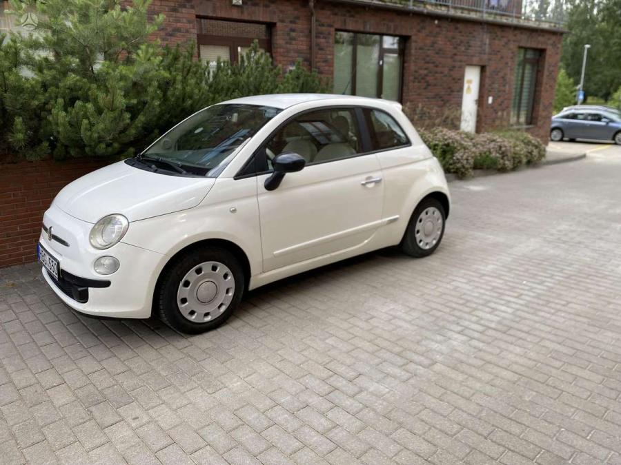 White Fiat 500 2008 in Vilnius, with an engine capacity of 1.24 L and mileage of 218 thousand km for 1999 €, photo 1 on AUTOMOTO.COM.LV