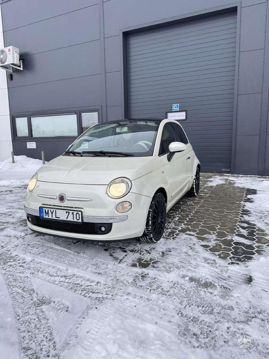 White Fiat 500 2009 in Vilnius, with an engine capacity of 1.37 L and mileage of 180 thousand km for 1950 €, photo 1 on AUTOMOTO.COM.LV