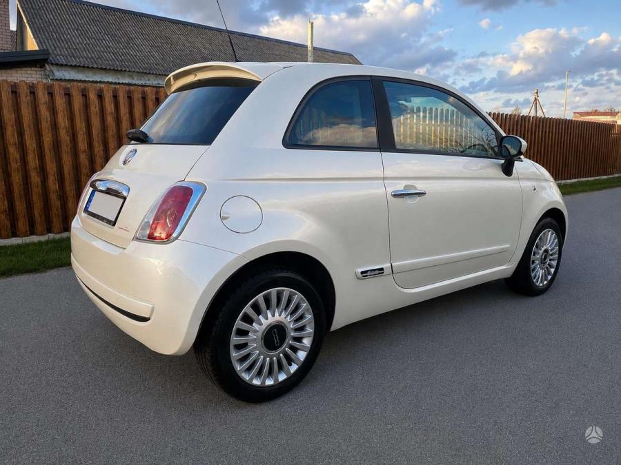 White Fiat 500 2009 in Vilnius, with an engine capacity of 1.20 L and mileage of 123 thousand km for 3999 €, photo 4 on AUTOMOTO.COM.LV