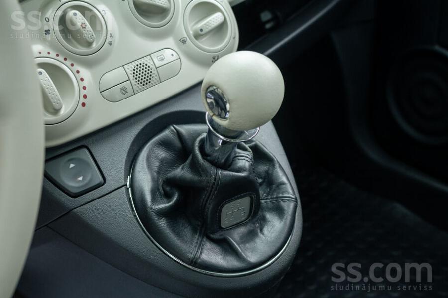 Balts Fiat 500 2011 Jelgava, ar dzinēja tilpumu 1.20 L un nobraukumu 341 tūkst. km par 2800 €, foto 17 vietnē AUTOMOTO.COM.LV