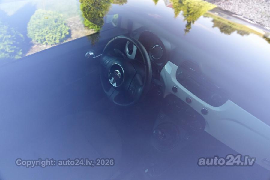 Balts Fiat 500 2014 Tallina, ar dzinēja tilpumu 1.20 L un nobraukumu 129 tūkst. km par 6200 €, foto 14 vietnē AUTOMOTO.COM.LV