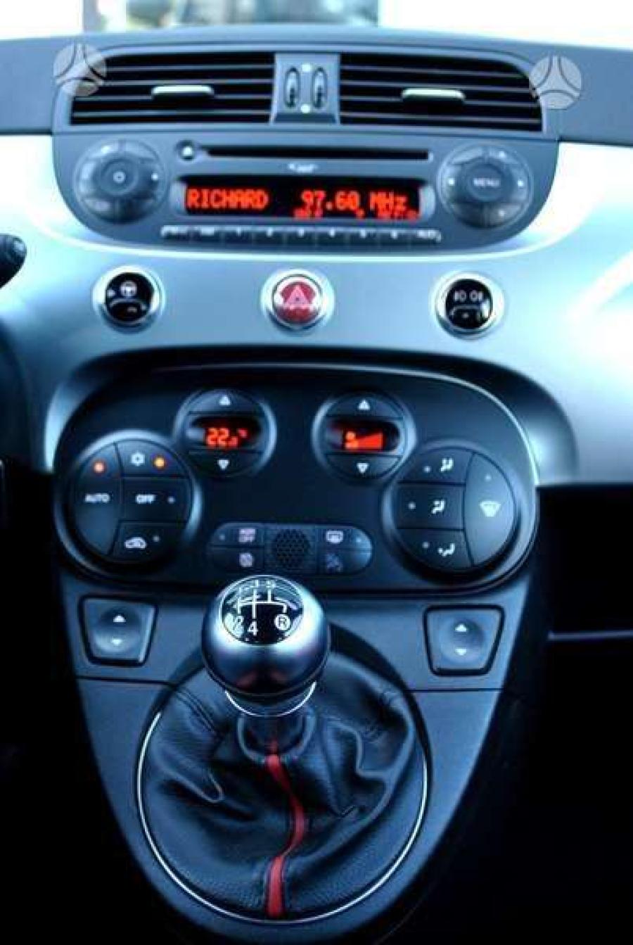 Balts Fiat 500 2015 Viļņa, ar dzinēja tilpumu 1.24 L un nobraukumu 76 tūkst. km par 7700 €, foto 10 vietnē AUTOMOTO.COM.LV