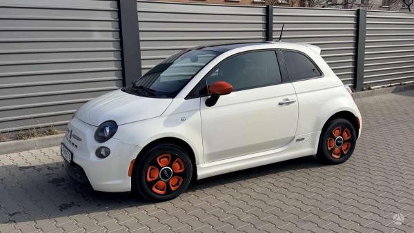 White Fiat 500 2015 in Klaipeda, with an engine capacity of 0.00 L and mileage of 74 thousand km for 6000 €, photo 1 on AUTOMOTO.COM.LV