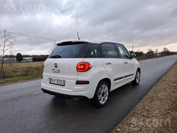 White Fiat 500 2018 in Riga, with an engine capacity of 1.40 L and mileage of 65 thousand km for 12290 €, photo 3 on AUTOMOTO.COM.LV