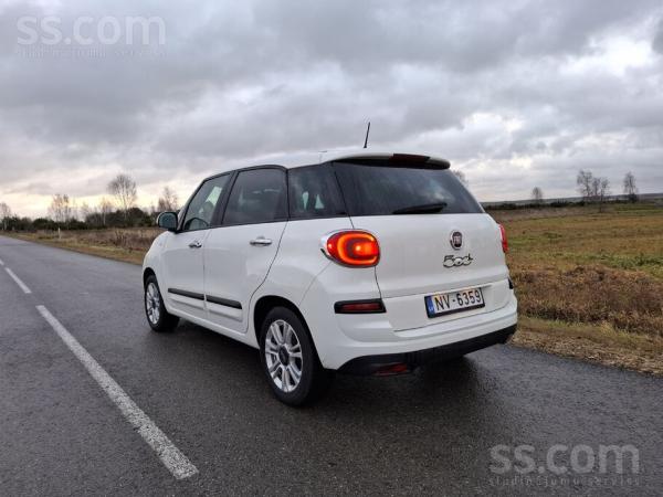 White Fiat 500 2018 in Riga, with an engine capacity of 1.40 L and mileage of 65 thousand km for 12290 €, photo 4 on AUTOMOTO.COM.LV