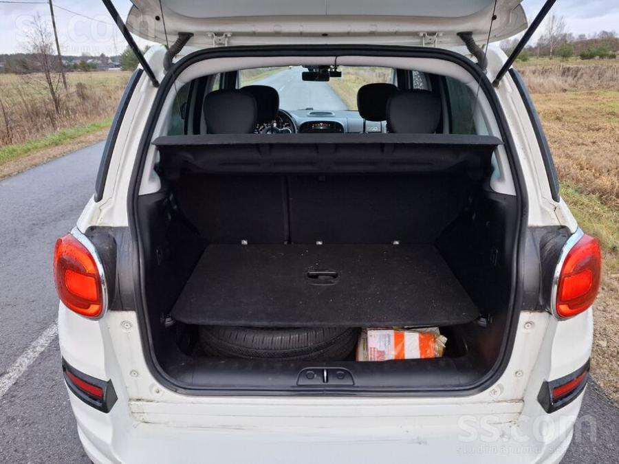 White Fiat 500 2018 in Riga, with an engine capacity of 1.40 L and mileage of 65 thousand km for 12290 €, photo 12 on AUTOMOTO.COM.LV