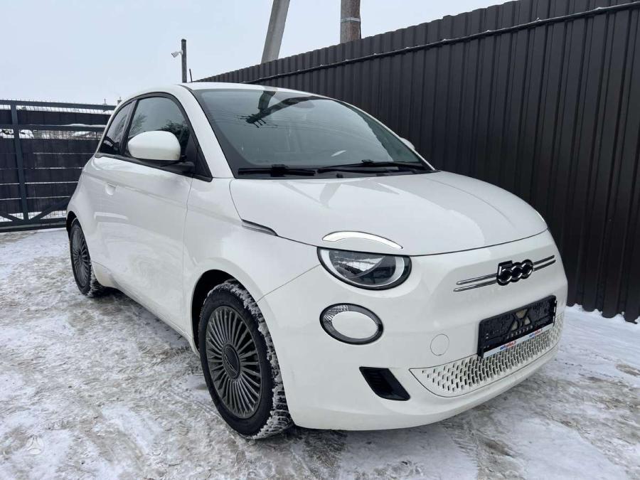 White Fiat 500 2021 in Kaunas, with an engine capacity of 0.00 L and mileage of 70 thousand km for 9999 €, photo 3 on AUTOMOTO.COM.LV