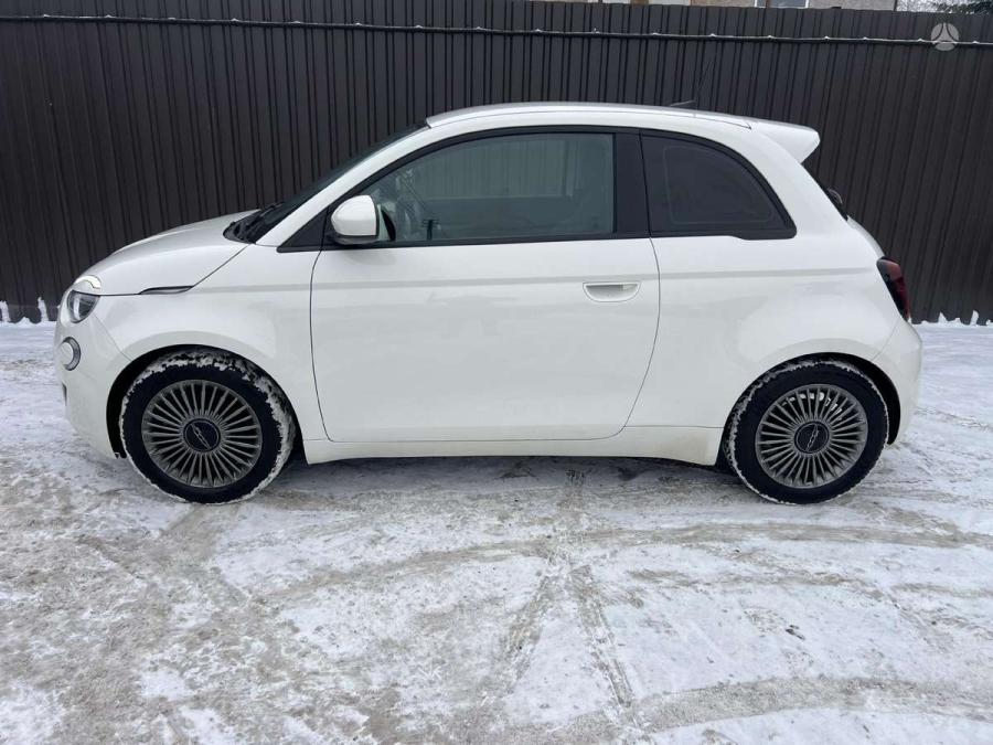 White Fiat 500 2021 in Kaunas, with an engine capacity of 0.00 L and mileage of 70 thousand km for 9999 €, photo 5 on AUTOMOTO.COM.LV