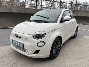 Белый Фиат 500 2022 в Рига, объемом двигателя 1.30 л и пробегом 36 тыс. км за 19900 €, фото  на AUTOMOTO.COM.LV