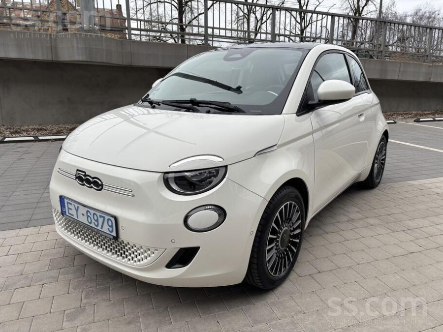 Белый Фиат 500 2022 в Рига, объемом двигателя 1.30 л и пробегом 36 тыс. км за 19900 €, фото 1 на AUTOMOTO.COM.LV