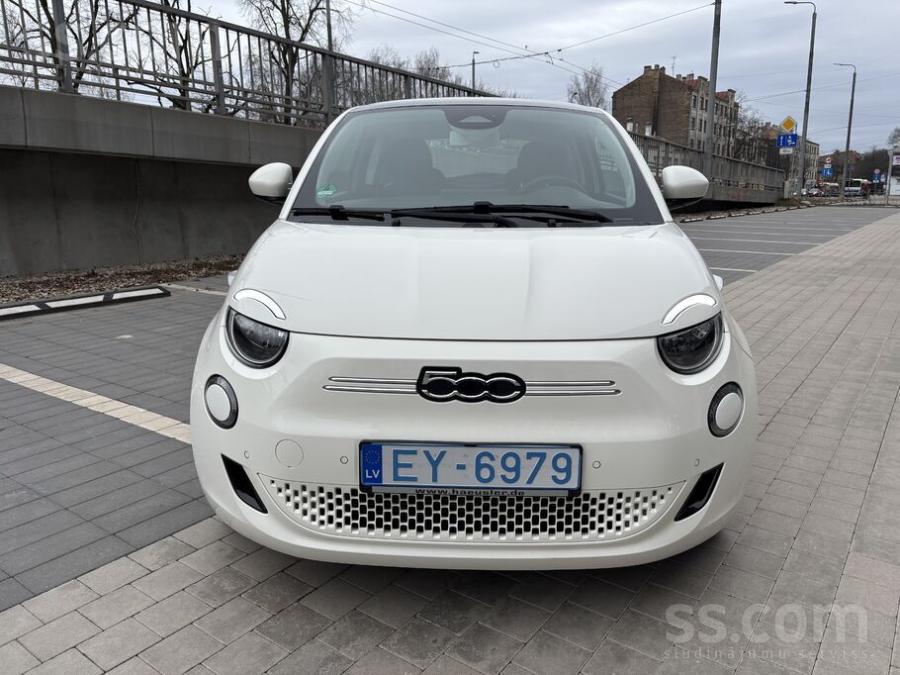 Белый Фиат 500 2022 в Рига, объемом двигателя 1.30 л и пробегом 36 тыс. км за 19900 €, фото 7 на AUTOMOTO.COM.LV