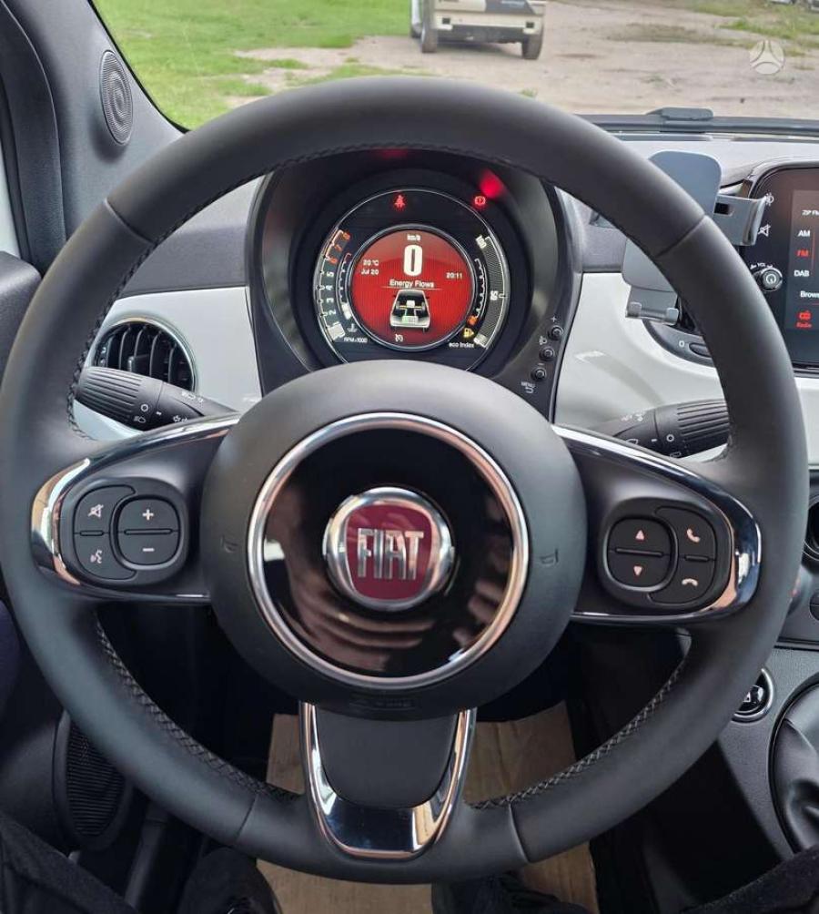 Balts Fiat 500 2022 Trakai, ar dzinēja tilpumu 1.00 L un nobraukumu 16 tūkst. km par 9800 €, foto 16 vietnē AUTOMOTO.COM.LV