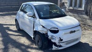 White Fiat 500 2023 in Jonava, with an engine capacity of 0.00 L and mileage of 26 thousand km for 6900 €, photo 3 on AUTOMOTO.COM.LV