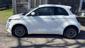 White Fiat 500 2023 in Jonava, with an engine capacity of 0.00 L and mileage of 26 thousand km for 6900 €, photo 5 on AUTOMOTO.COM.LV