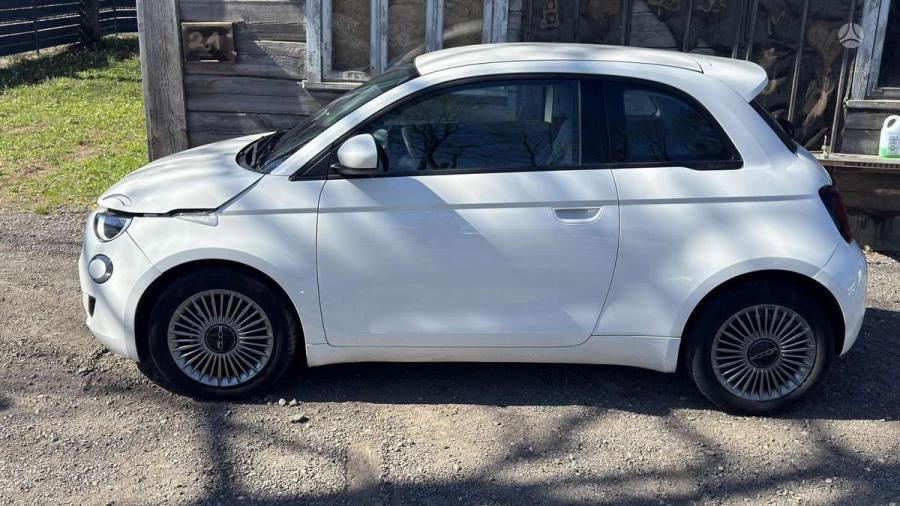 White Fiat 500 2023 in Jonava, with an engine capacity of 0.00 L and mileage of 26 thousand km for 6900 €, photo 13 on AUTOMOTO.COM.LV