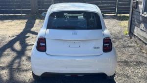 White Fiat 500 2023 in Jonava, with an engine capacity of 0.00 L and mileage of 26 thousand km for 6900 €, photo 15 on AUTOMOTO.COM.LV