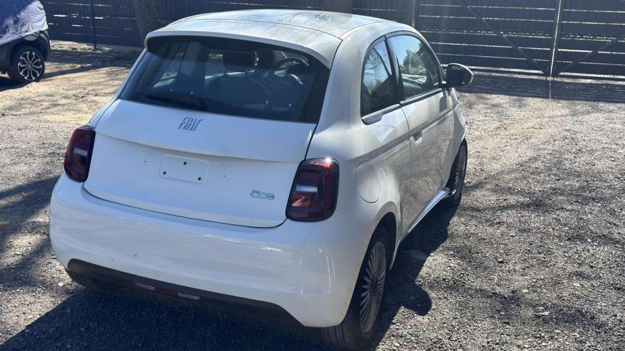 White Fiat 500 2023 in Jonava, with an engine capacity of 0.00 L and mileage of 26 thousand km for 6900 €, photo 16 on AUTOMOTO.COM.LV