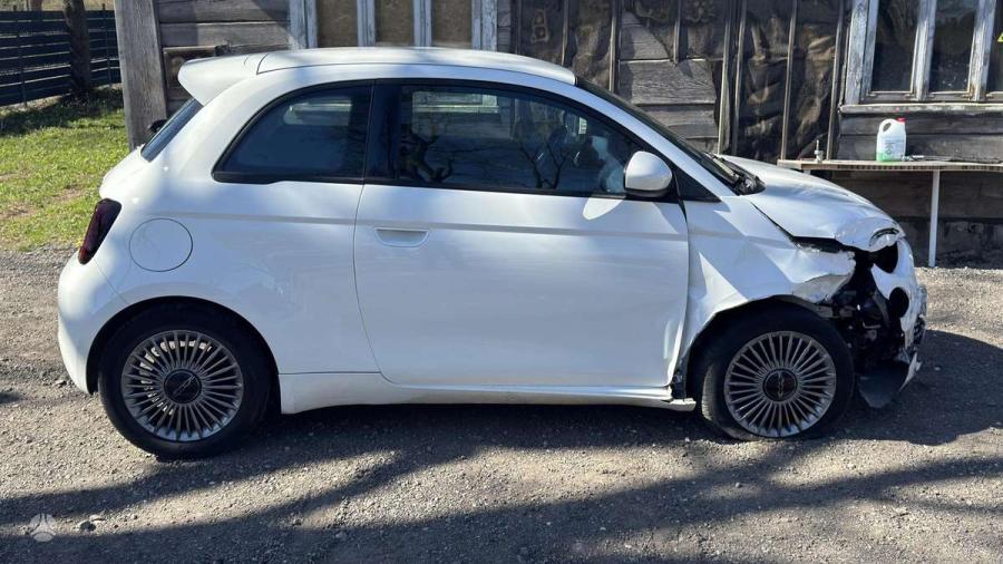 White Fiat 500 2023 in Jonava, with an engine capacity of 0.00 L and mileage of 26 thousand km for 6900 €, photo 17 on AUTOMOTO.COM.LV