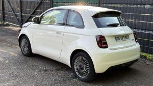 White Fiat 500 2023 in Jonava, with an engine capacity of 0.00 L and mileage of 26 thousand km for 7150 €, photo 4 on AUTOMOTO.COM.LV