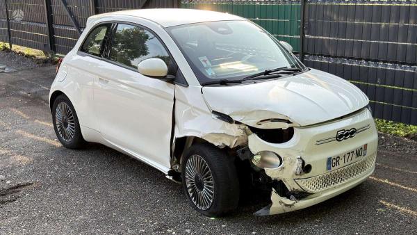 Balts Fiat 500 2023 Jonava, ar dzinēja tilpumu 0.00 L un nobraukumu 26 tūkst. km par 7150 €, foto 7 vietnē AUTOMOTO.COM.LV