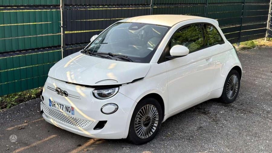 White Fiat 500 2023 in Jonava, with an engine capacity of 0.00 L and mileage of 26 thousand km for 7150 €, photo 14 on AUTOMOTO.COM.LV
