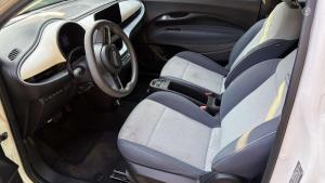 White Fiat 500 2023 in Jonava, with an engine capacity of 0.00 L and mileage of 26 thousand km for 7150 €, photo 18 on AUTOMOTO.COM.LV